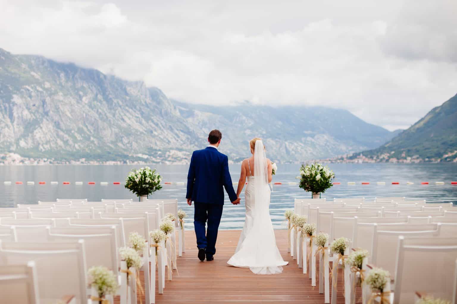 9 Easy Tips to Stay Cool at an Outdoor Summer Wedding