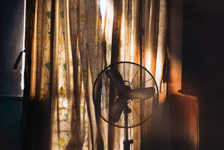 Drying Clothes with a Fan: A Cost-Effective Alternative?